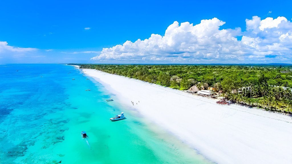 Diani Beach Kenya beach vacations | African Retreat Tours